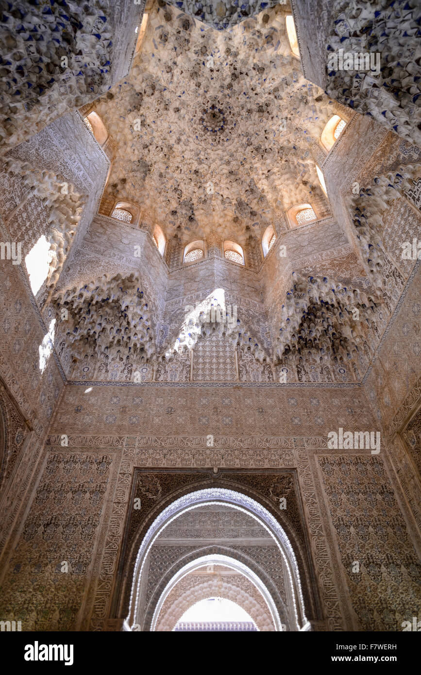 Granada alhambra ceiling hi-res stock photography and images - Alamy
