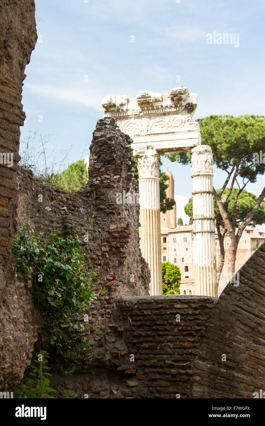 Building ruins and ancient columns in Rome, Italy Stock Photo - Alamy