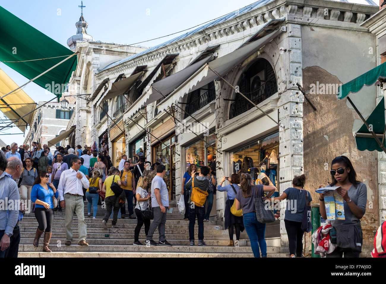 Venice crowded bridge hi-res stock photography and images - Alamy