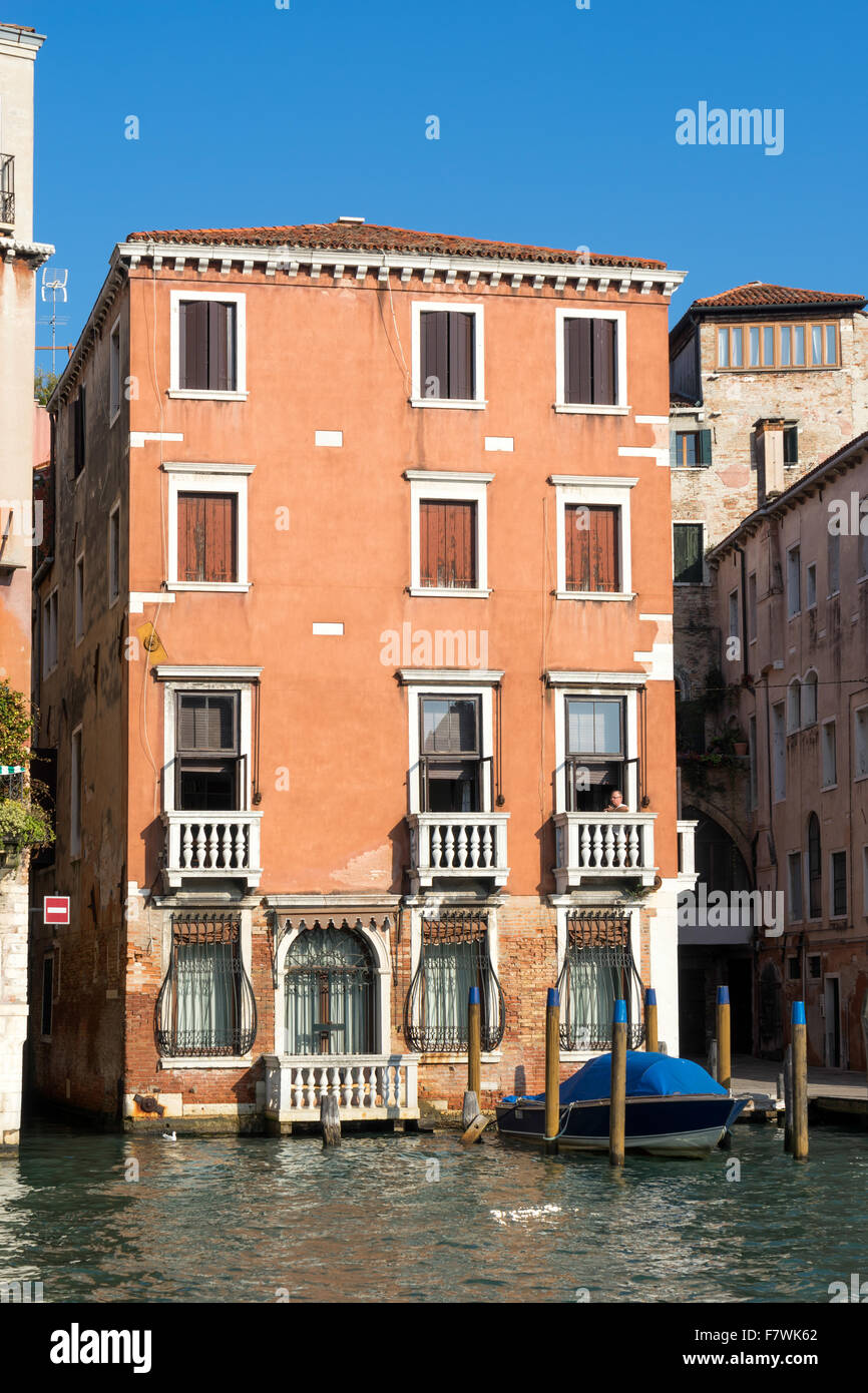 Colourful building in Venice Stock Photo - Alamy