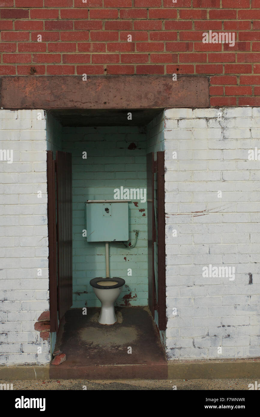 Old fashioned outdoor toilet hi-res stock photography and images - Alamy