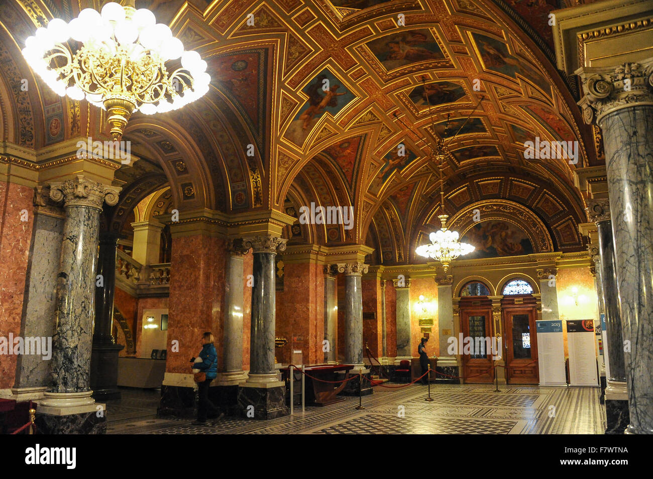 Interior of magyar allami operahaz hi-res stock photography and images ...