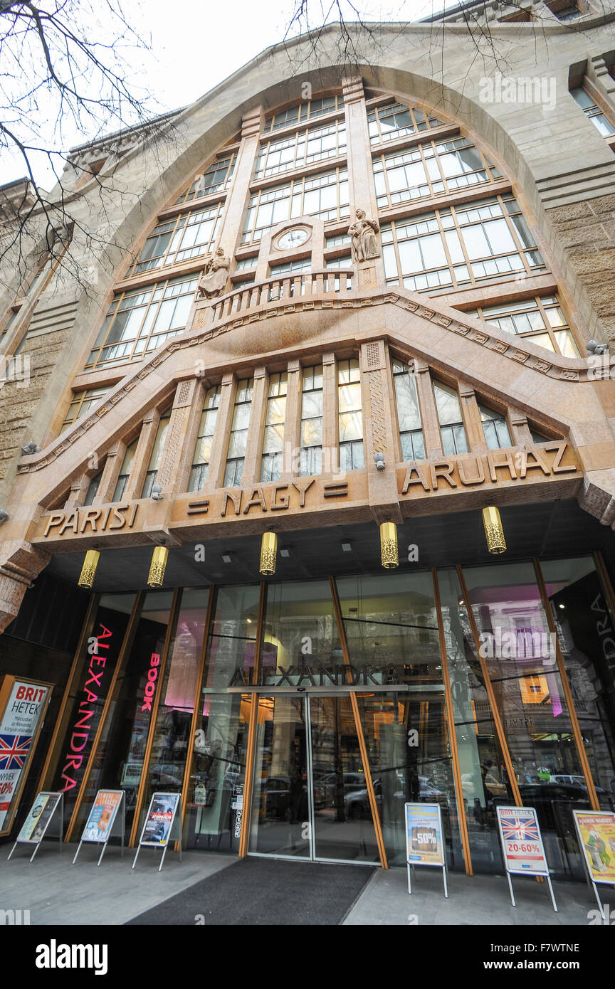 Bookstore entrance hi-res stock photography and images - Alamy