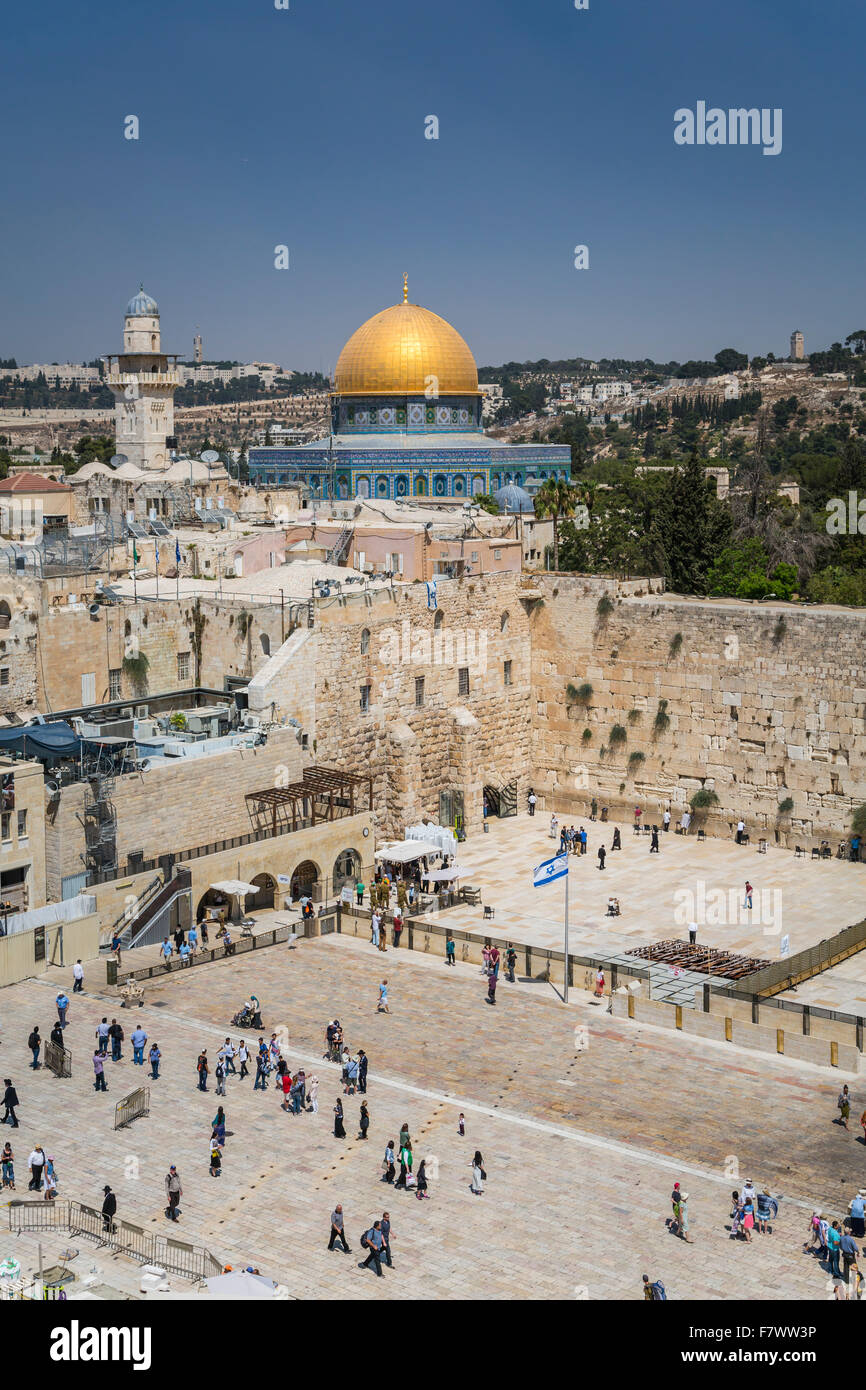 A view of the Temple Mount with Dome of the Rock and the Western Wall ...