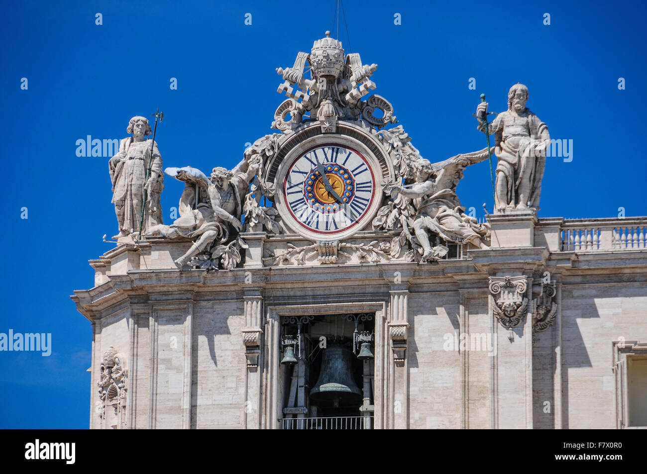 Italian clock at st peters basilica hi-res stock photography and images ...