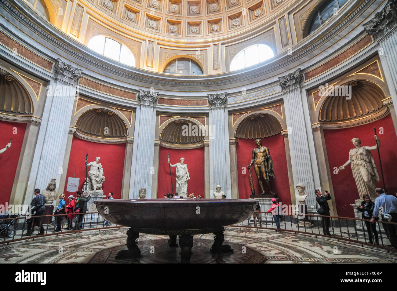 Round Room in Vatican Museums, Vatican Stock Photo - Alamy