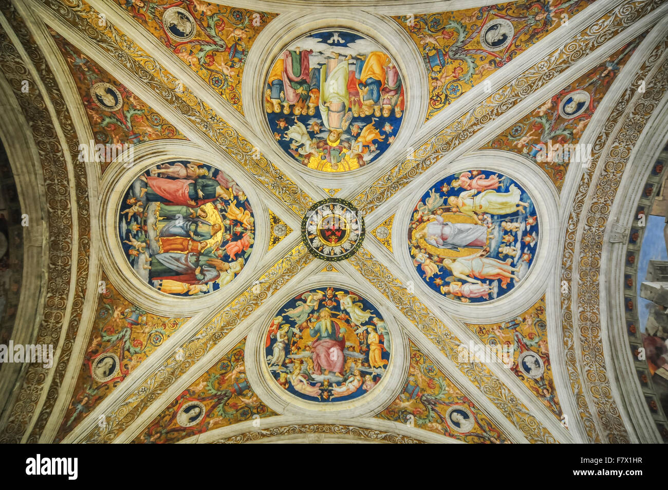 Ceiling fresco hi-res stock photography and images - Alamy