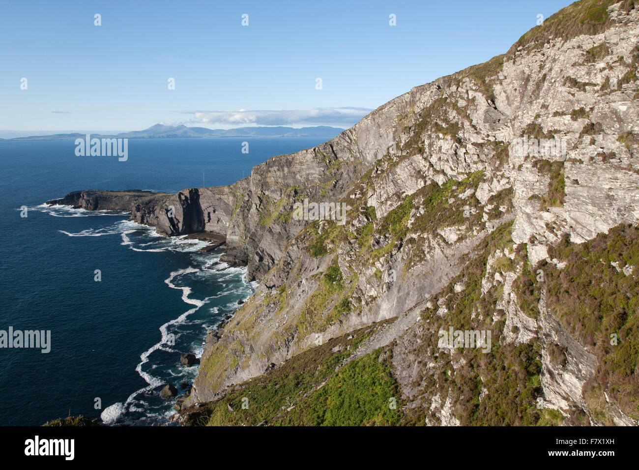 Fogher cliff valentia island hi-res stock photography and images - Alamy