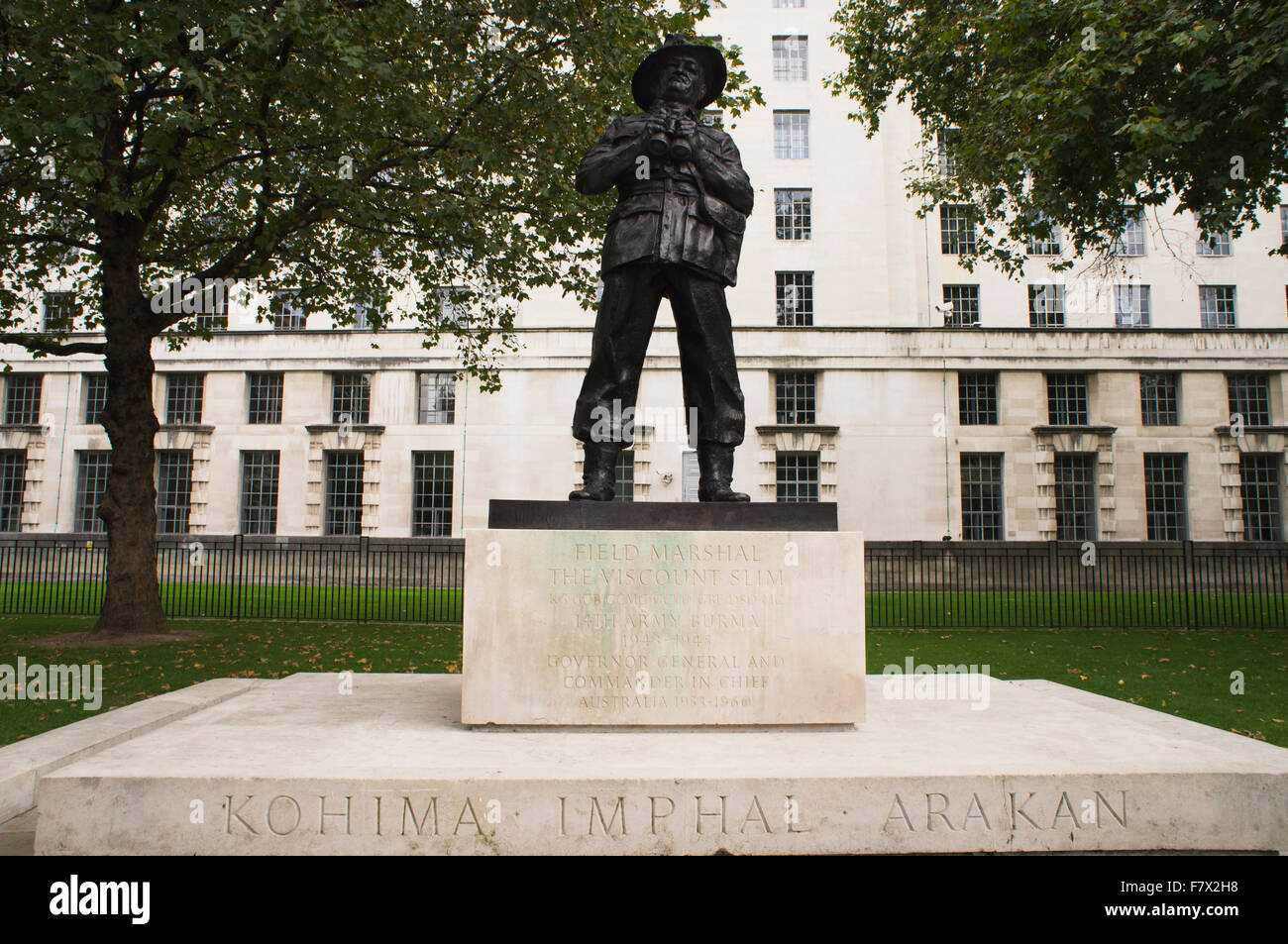 Statue of field marshal william joseph slim hi-res stock photography ...