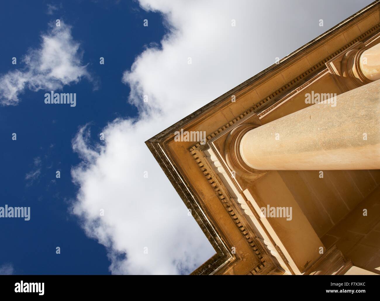 Columns of a historic building hi-res stock photography and images - Alamy