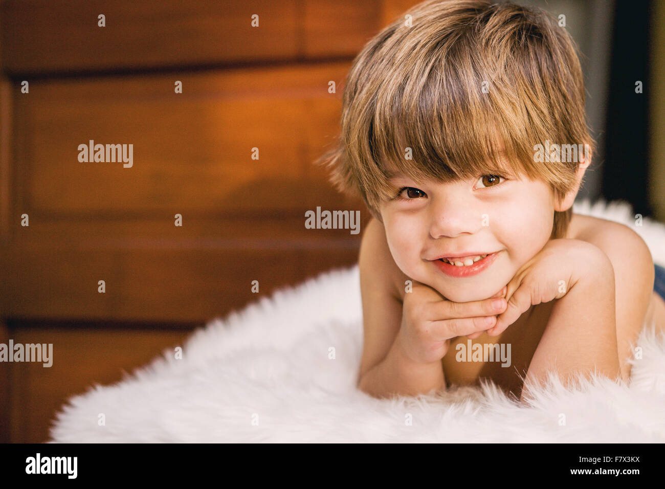 Portrait of a boy smiling Stock Photo - Alamy