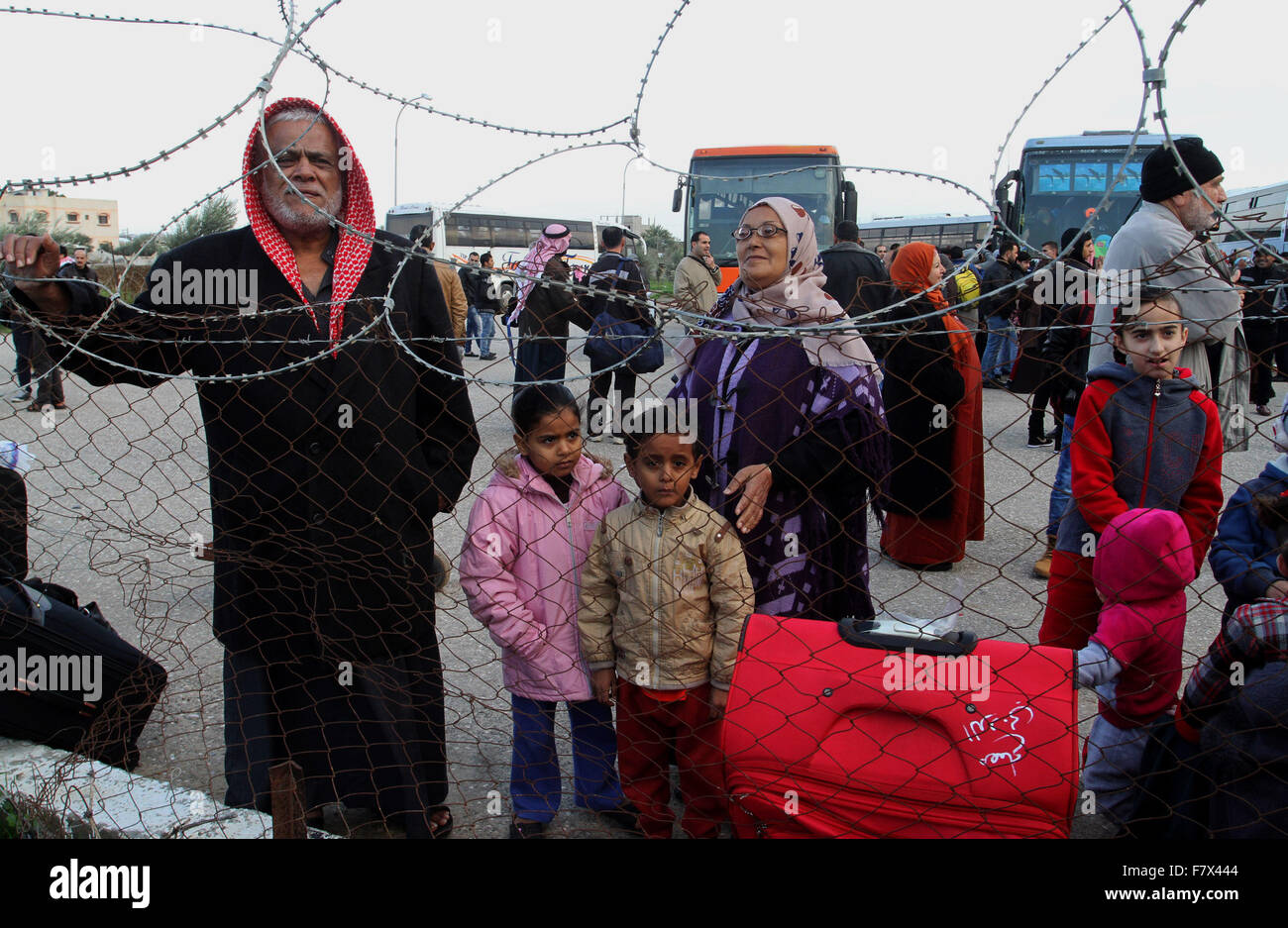 Rafah, Gaza Strip, Palestinian Territory. 3rd Dec, 2015. Palestinians ...