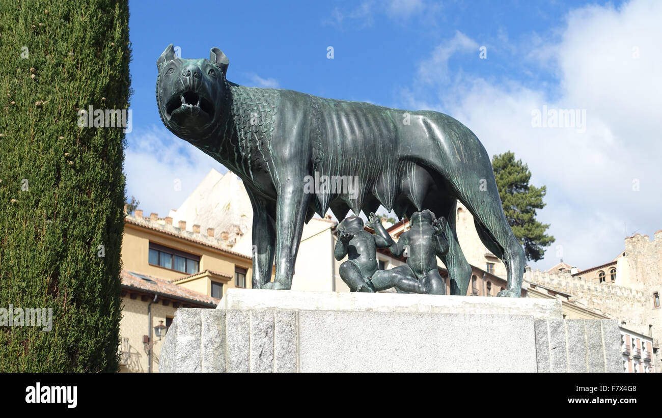 Roman statue segovia hi-res stock photography and images - Alamy