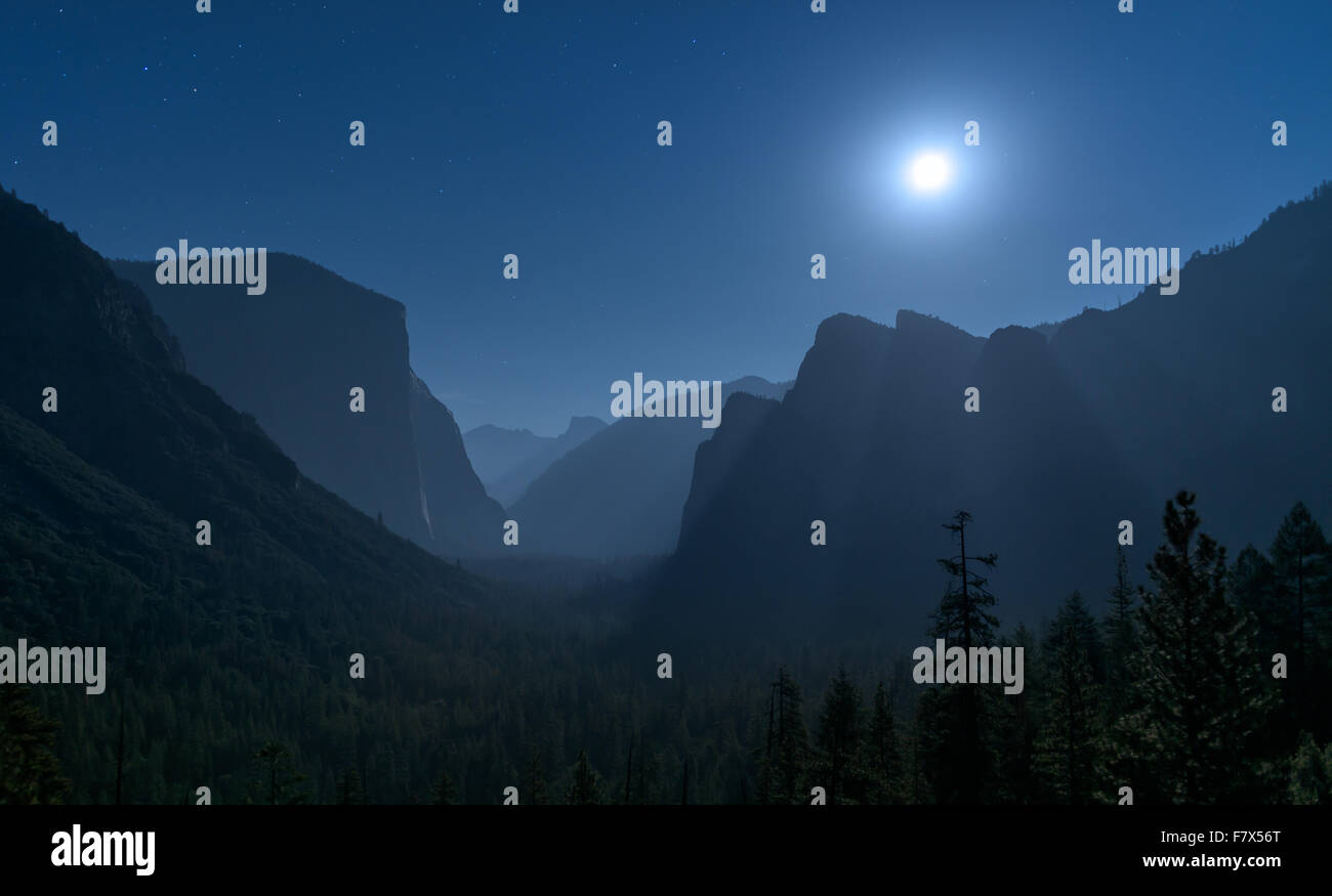 Moon over the Valley, Tunnel View, California, USA Stock Photo - Alamy