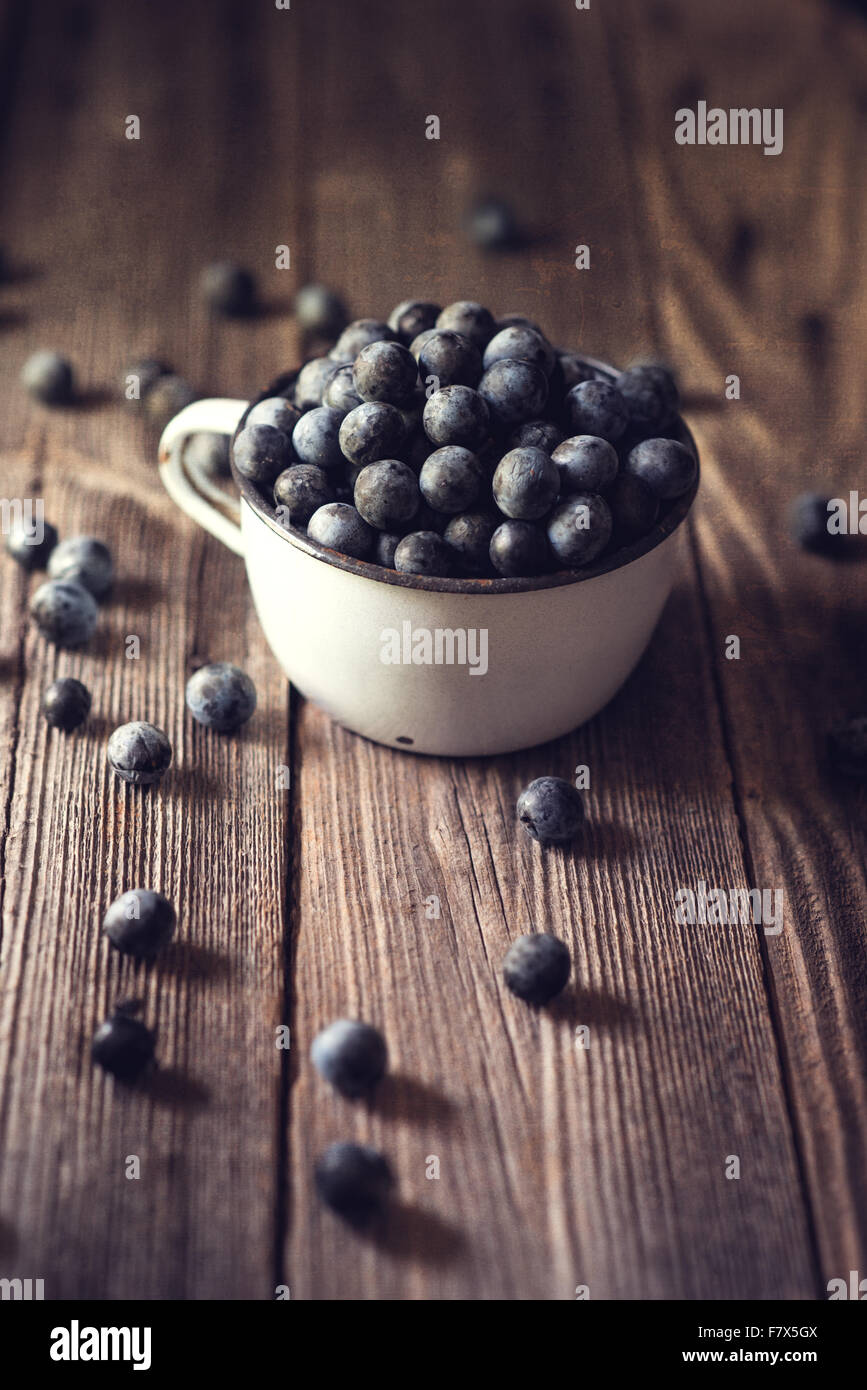 Cup of blueberries Stock Photo - Alamy