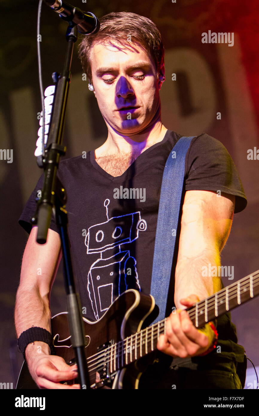 Simple plan band hi-res stock photography and images - Alamy