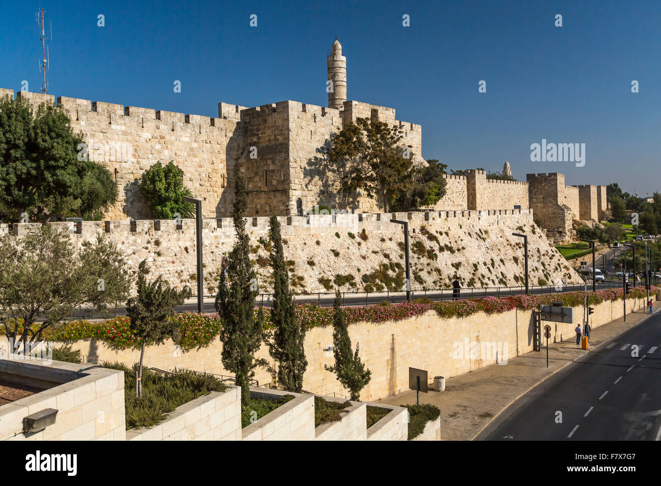The Jaffa Gate and the southern walls of the old city of Jerusalem ...