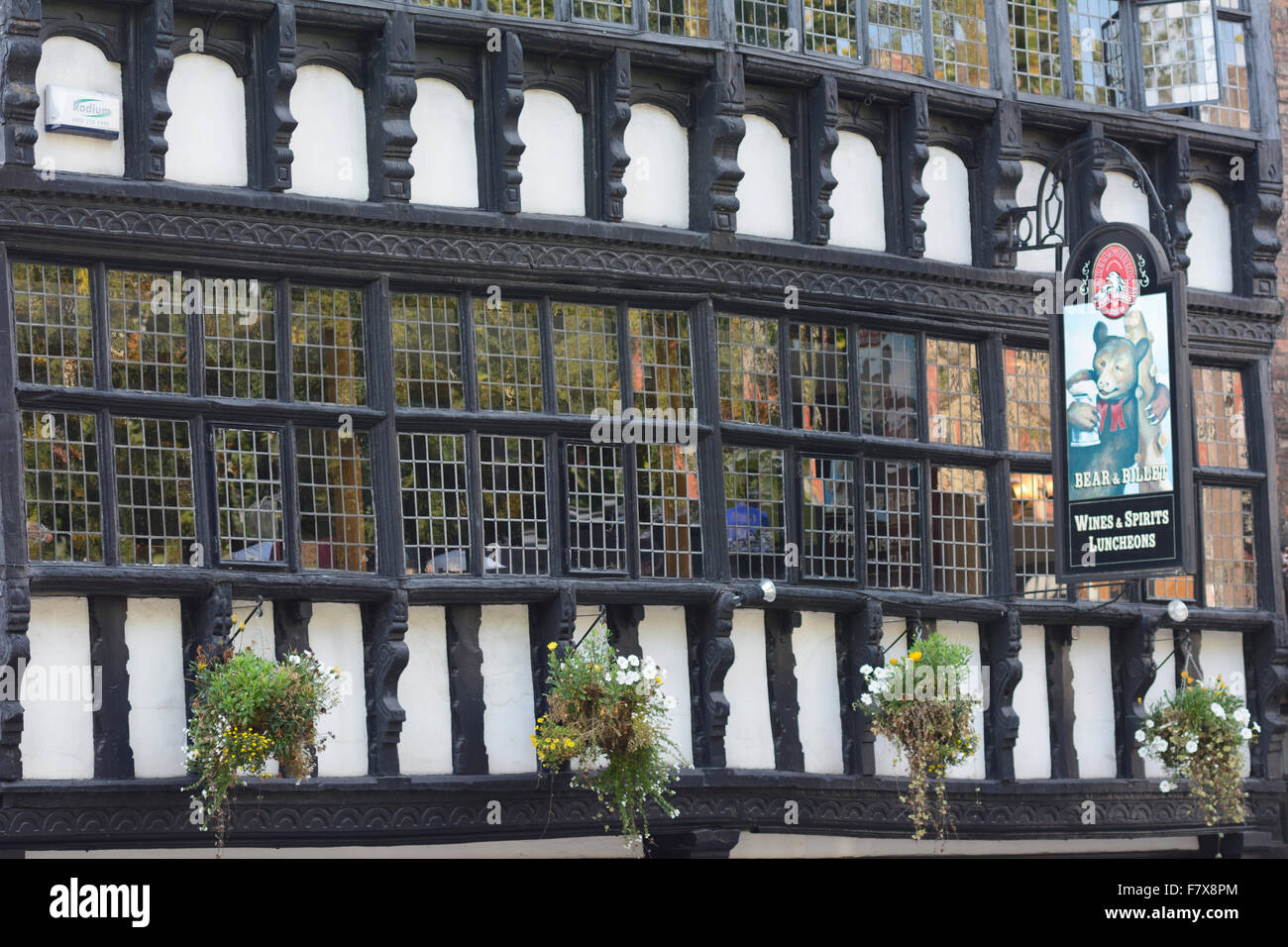 Bridgegate tavern hi-res stock photography and images - Alamy