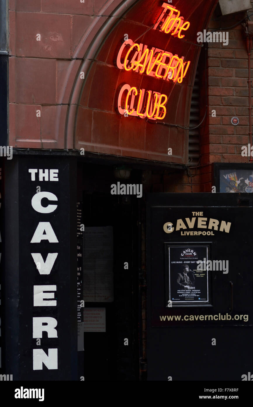 The cavern club sign hi-res stock photography and images - Alamy