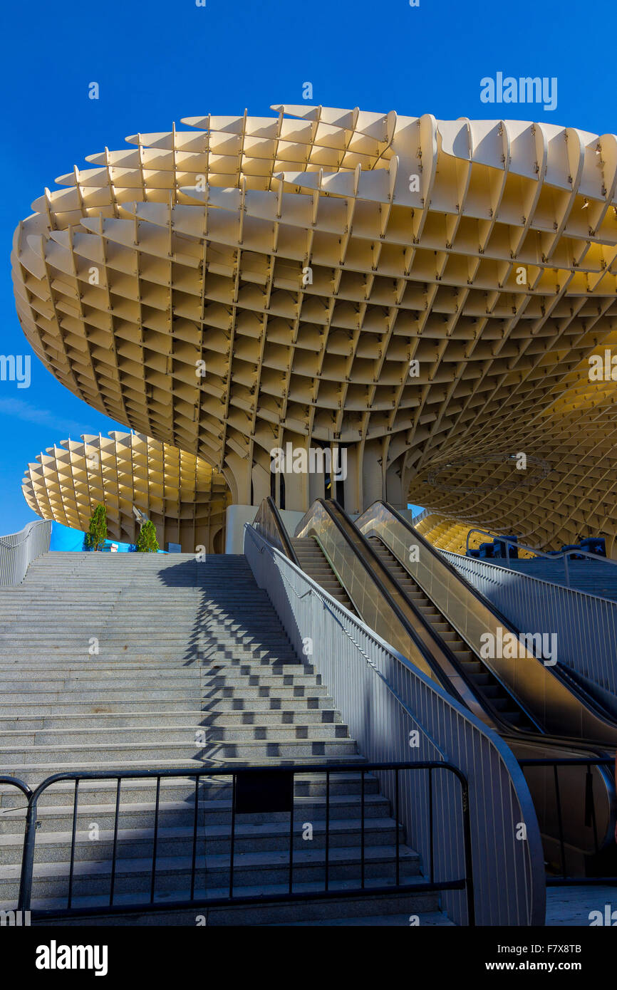Seville modern structure hi-res stock photography and images - Alamy