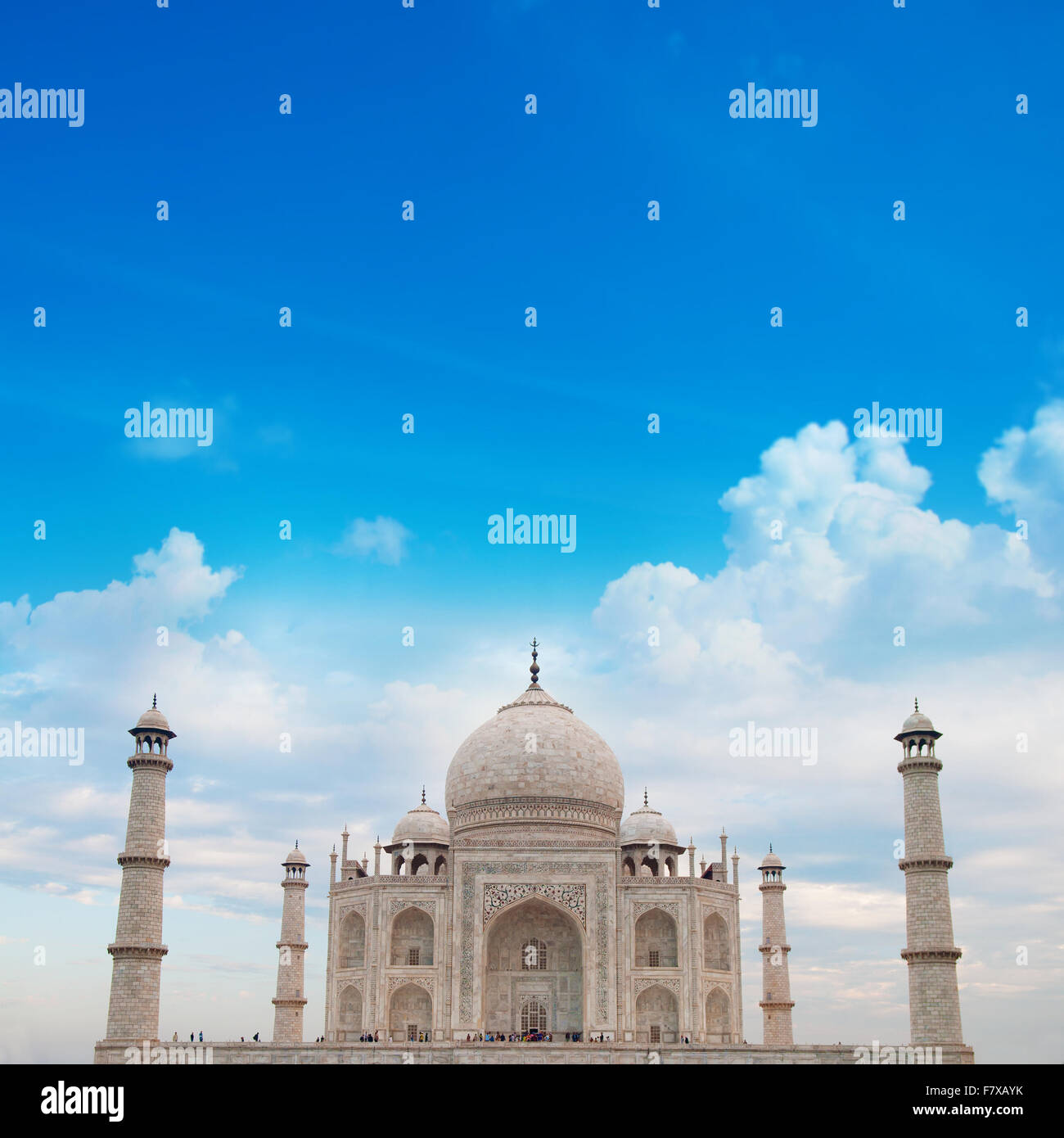 Front view Taj Mahal in Agra, India on daytime Stock Photo - Alamy