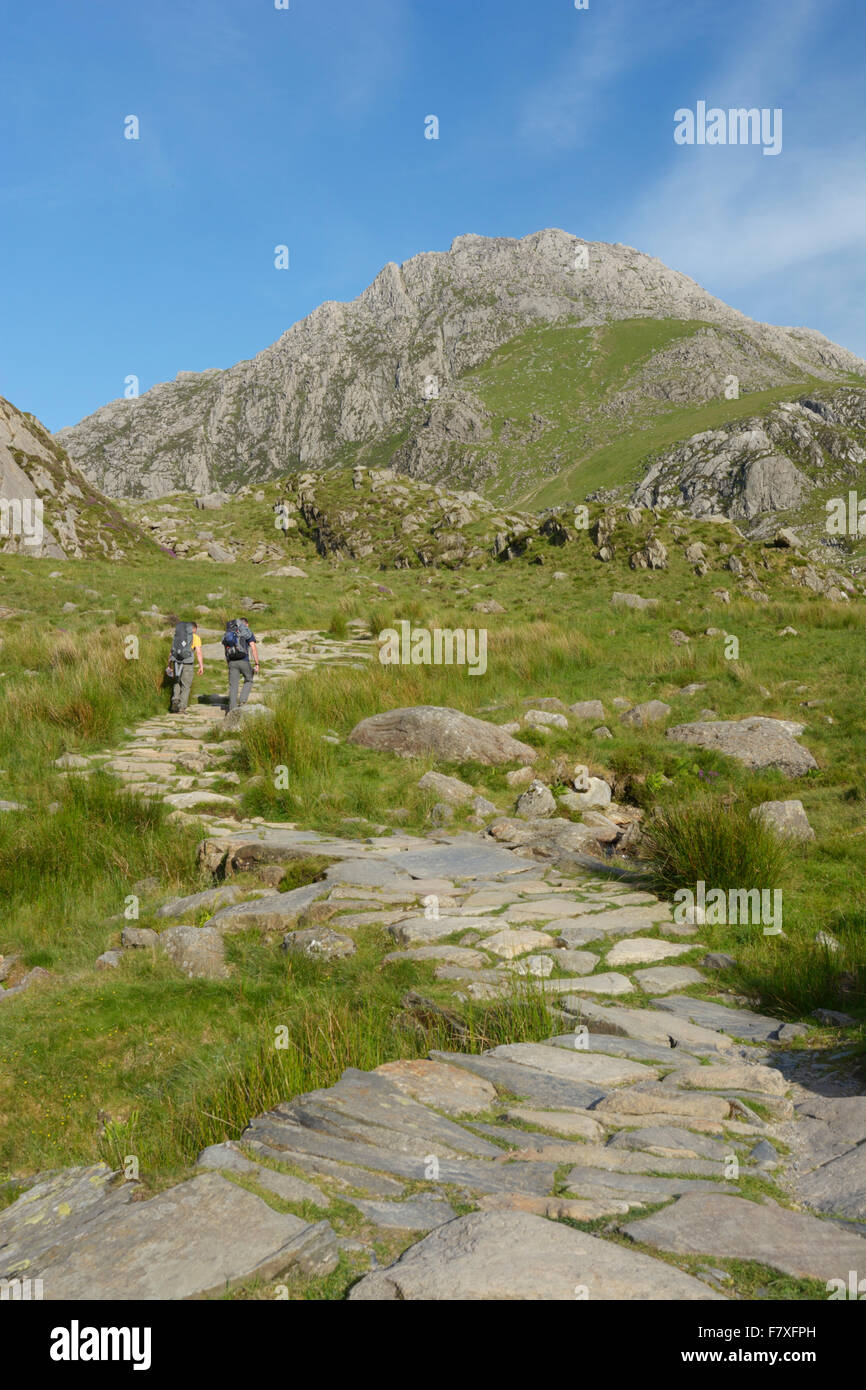 Footpath leading to Tryfan and Cwm Idwal from Ogwen, North Wales Stock ...