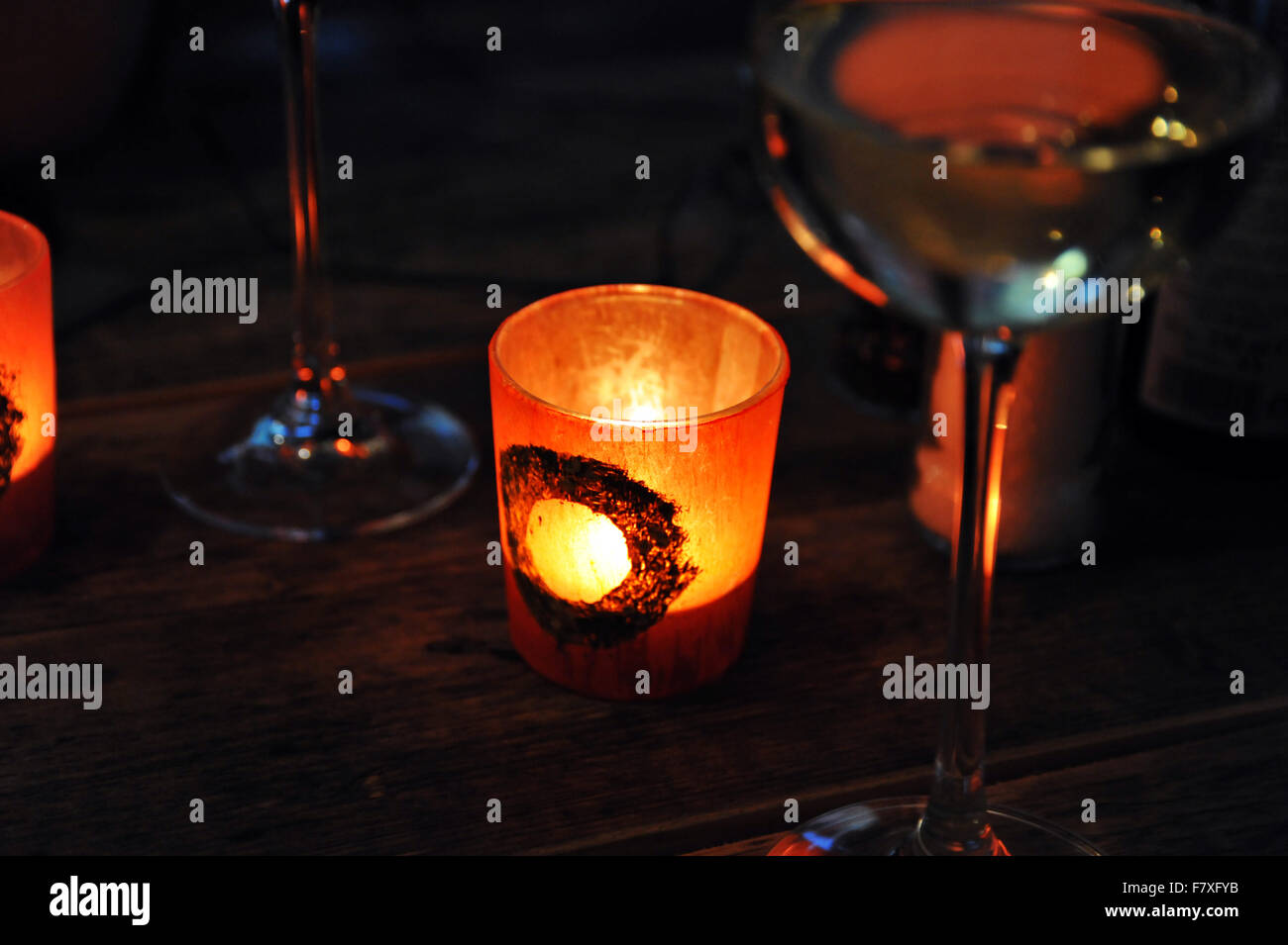 Candle lit table dinner hi-res stock photography and images - Alamy