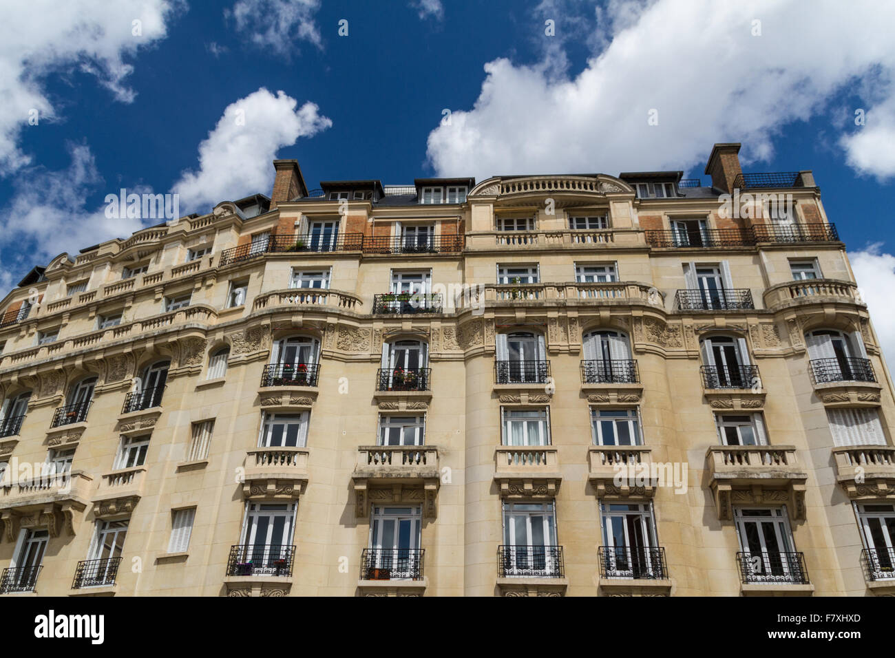 Historic building in Paris France Stock Photo - Alamy