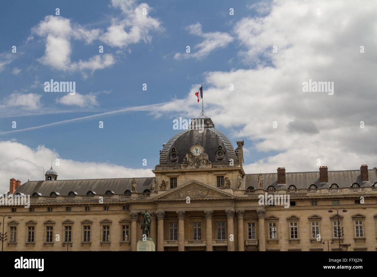 Historic building in Paris France Stock Photo - Alamy