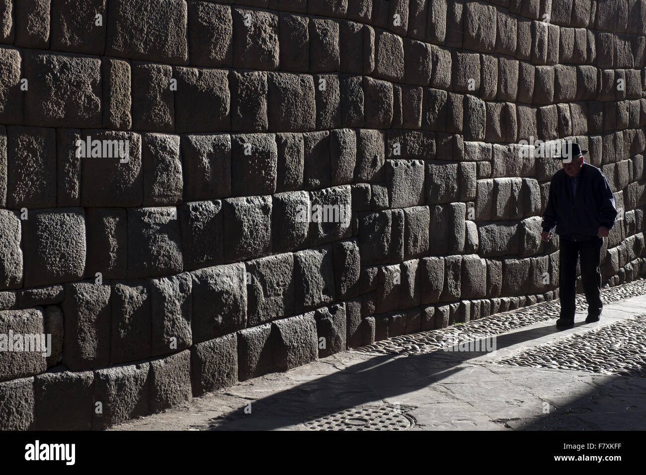 Hatunrumiyoc street hi-res stock photography and images - Alamy