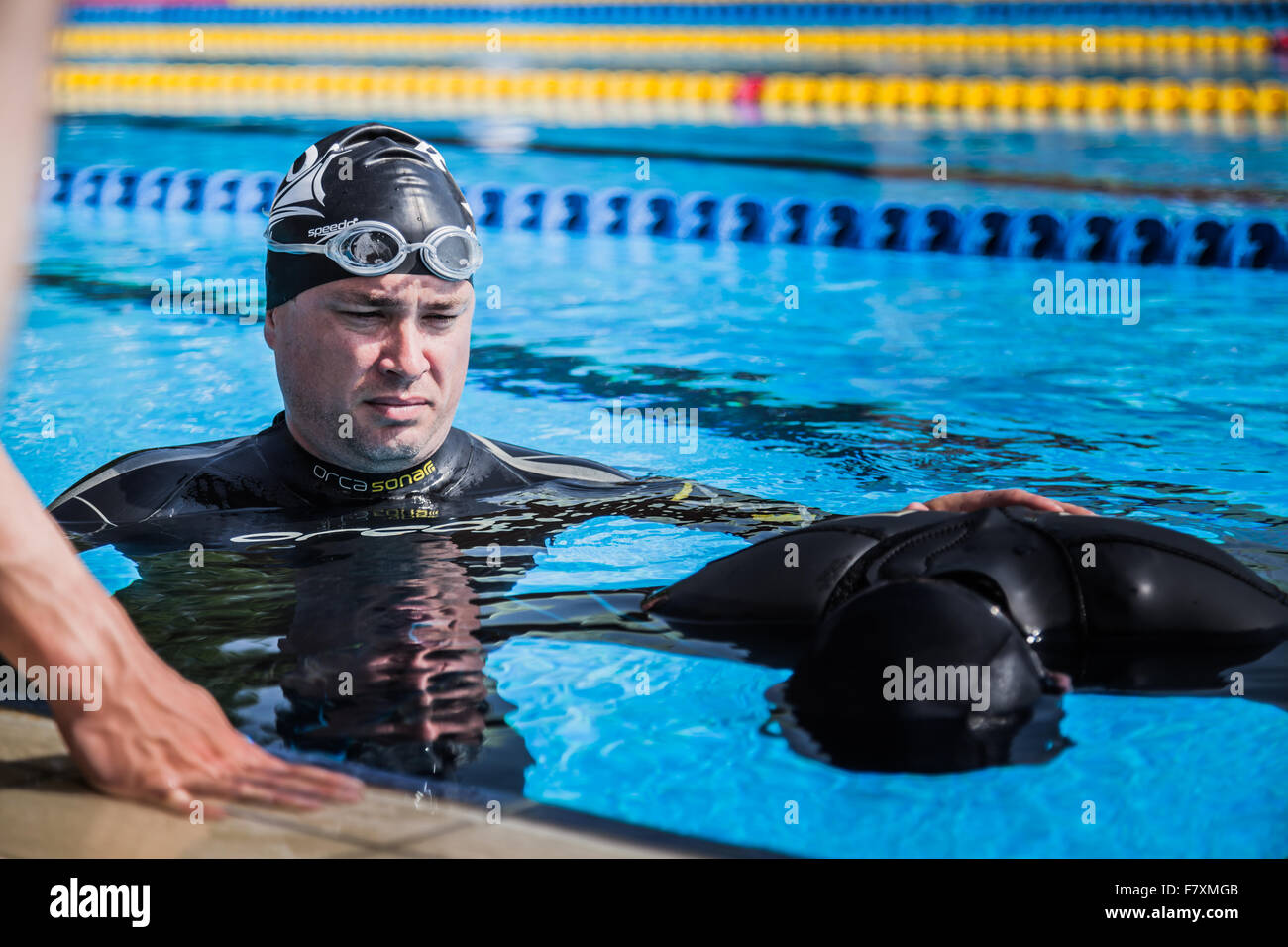 Freediver doing static apnea hi-res stock photography and images - Alamy