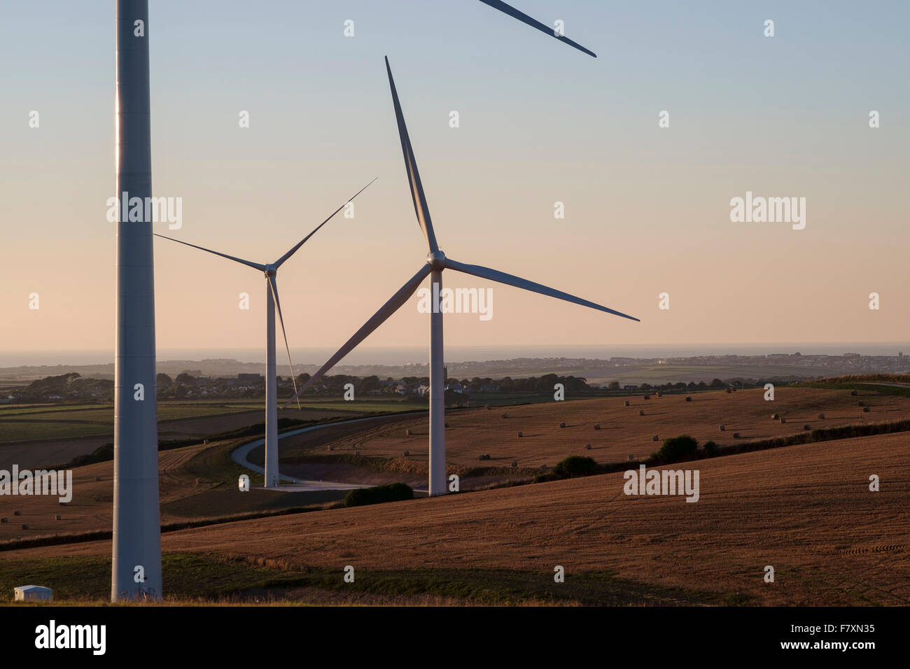 Wind turbine cornwall hi-res stock photography and images - Alamy