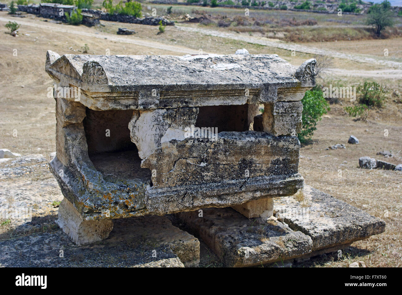 Necropolis ancient graveyard hi-res stock photography and images - Alamy