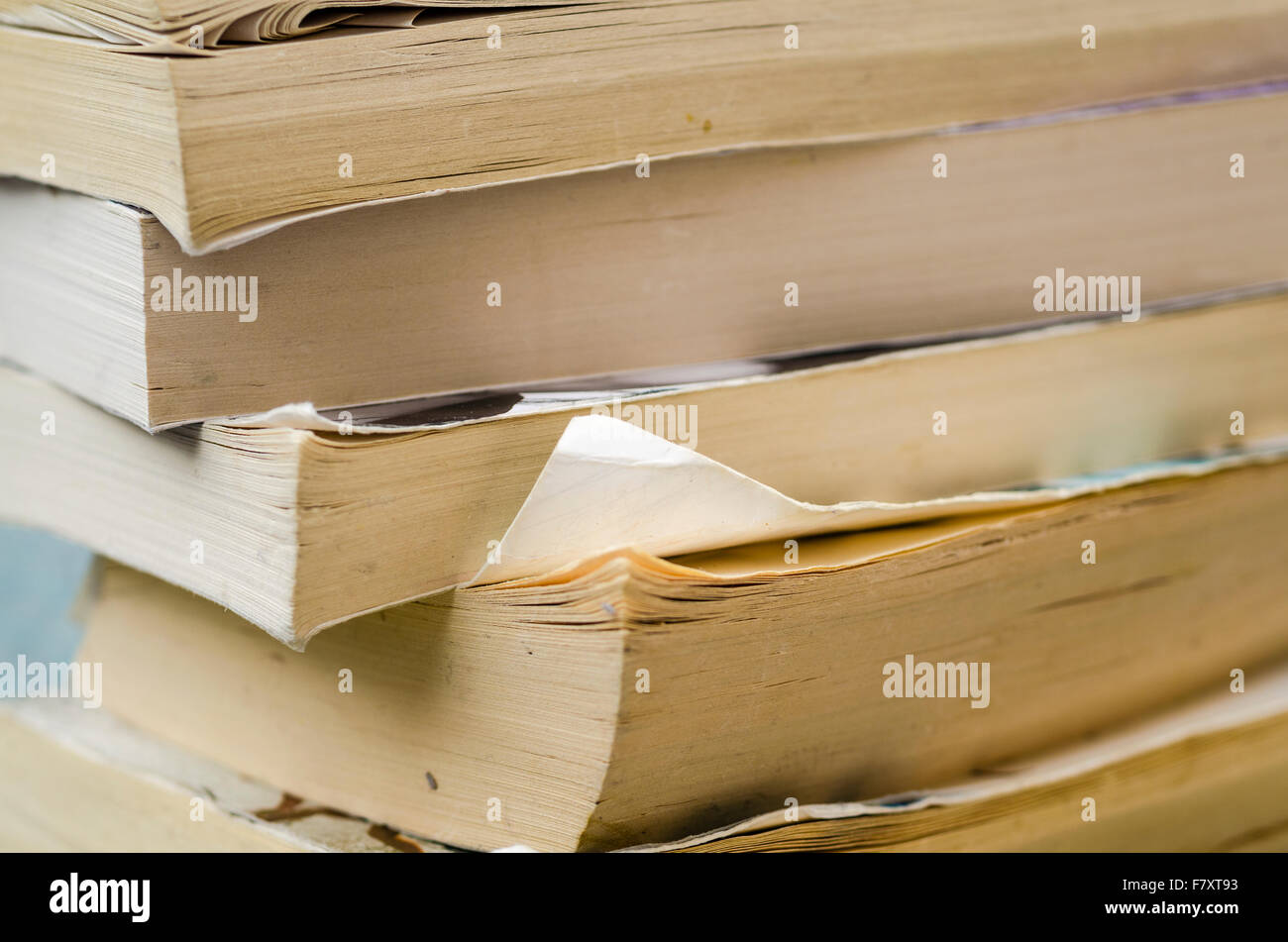 Books reading pile old pages read hi-res stock photography and images ...