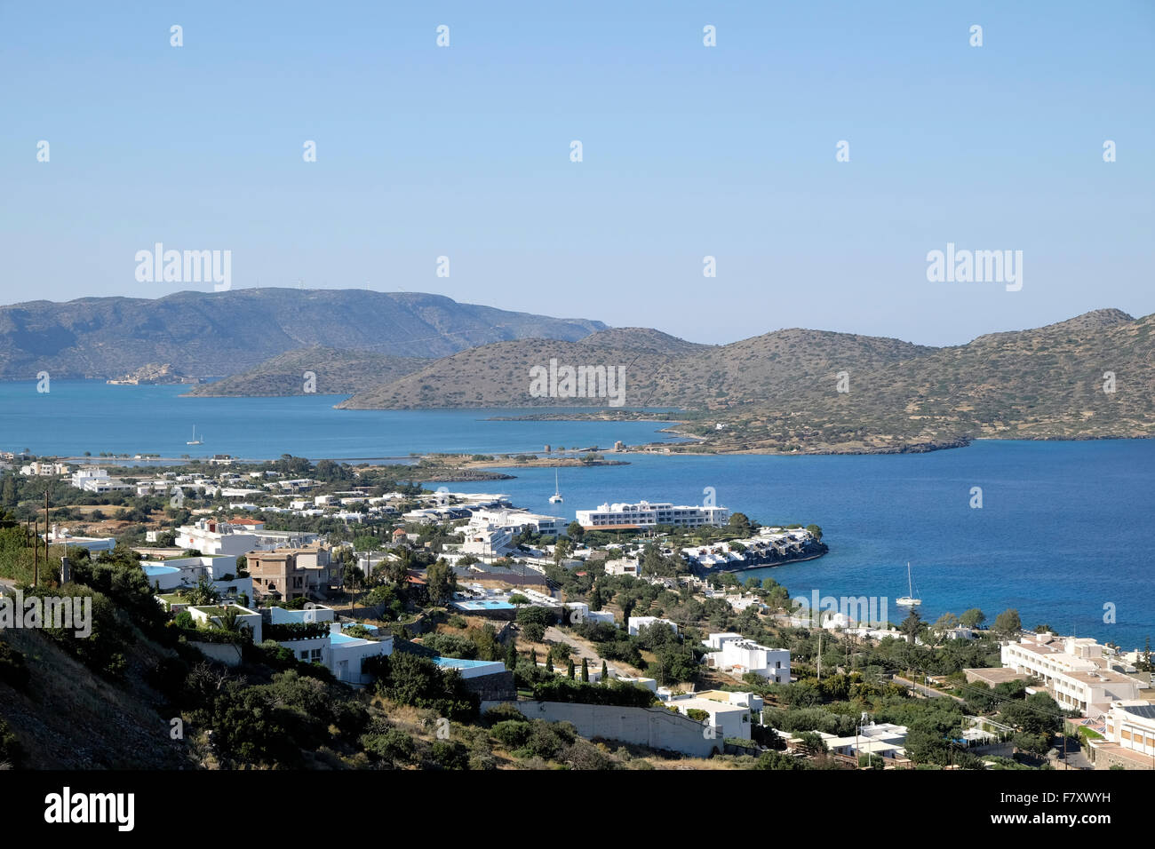 Olous causeway hi-res stock photography and images - Alamy