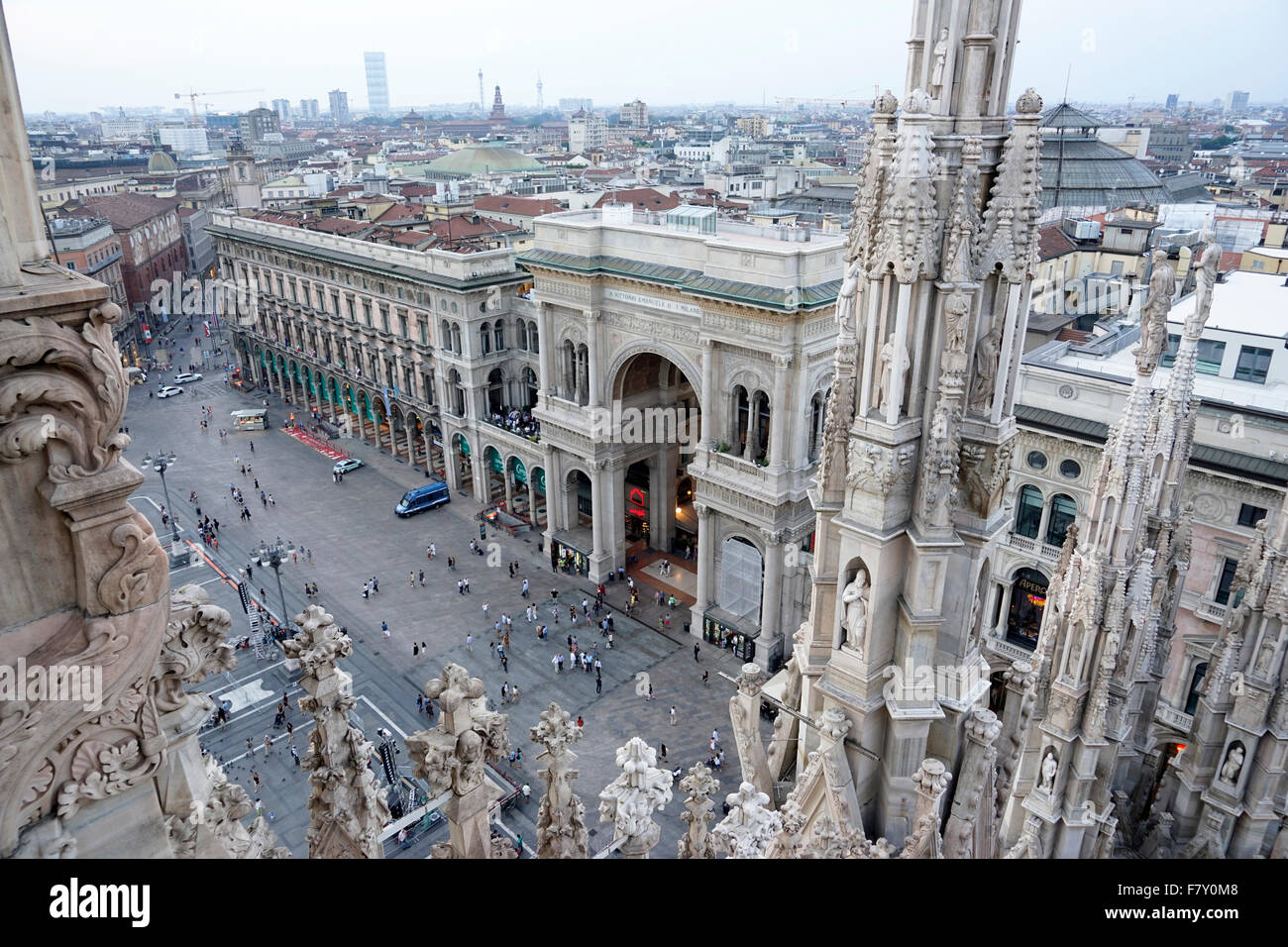 Piazza del Duomo, Galleria Vittorio Emanuele II and cityscape of Milan ...