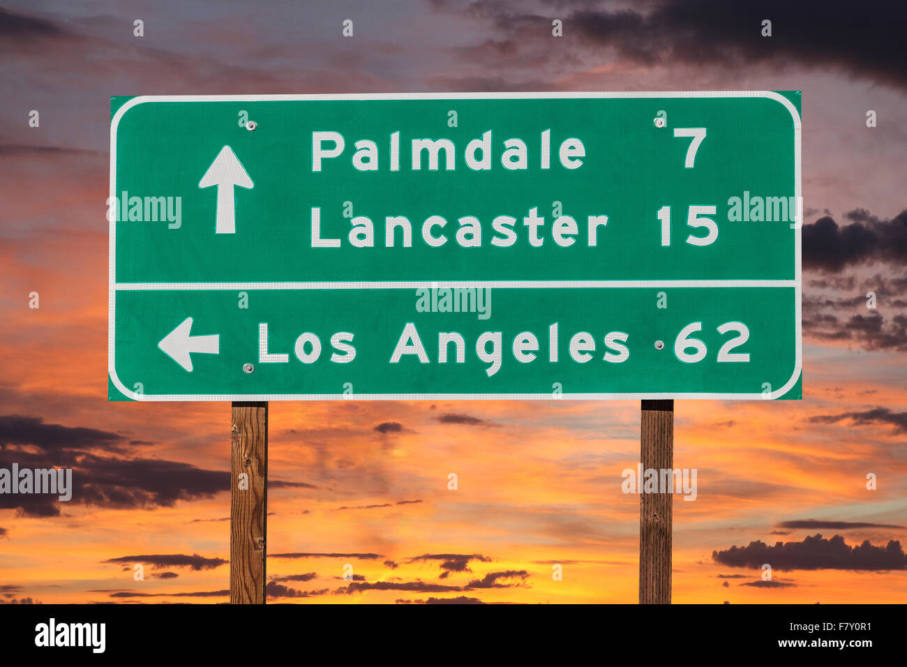 Palmdale lancaster los angeles highway hi-res stock photography and ...