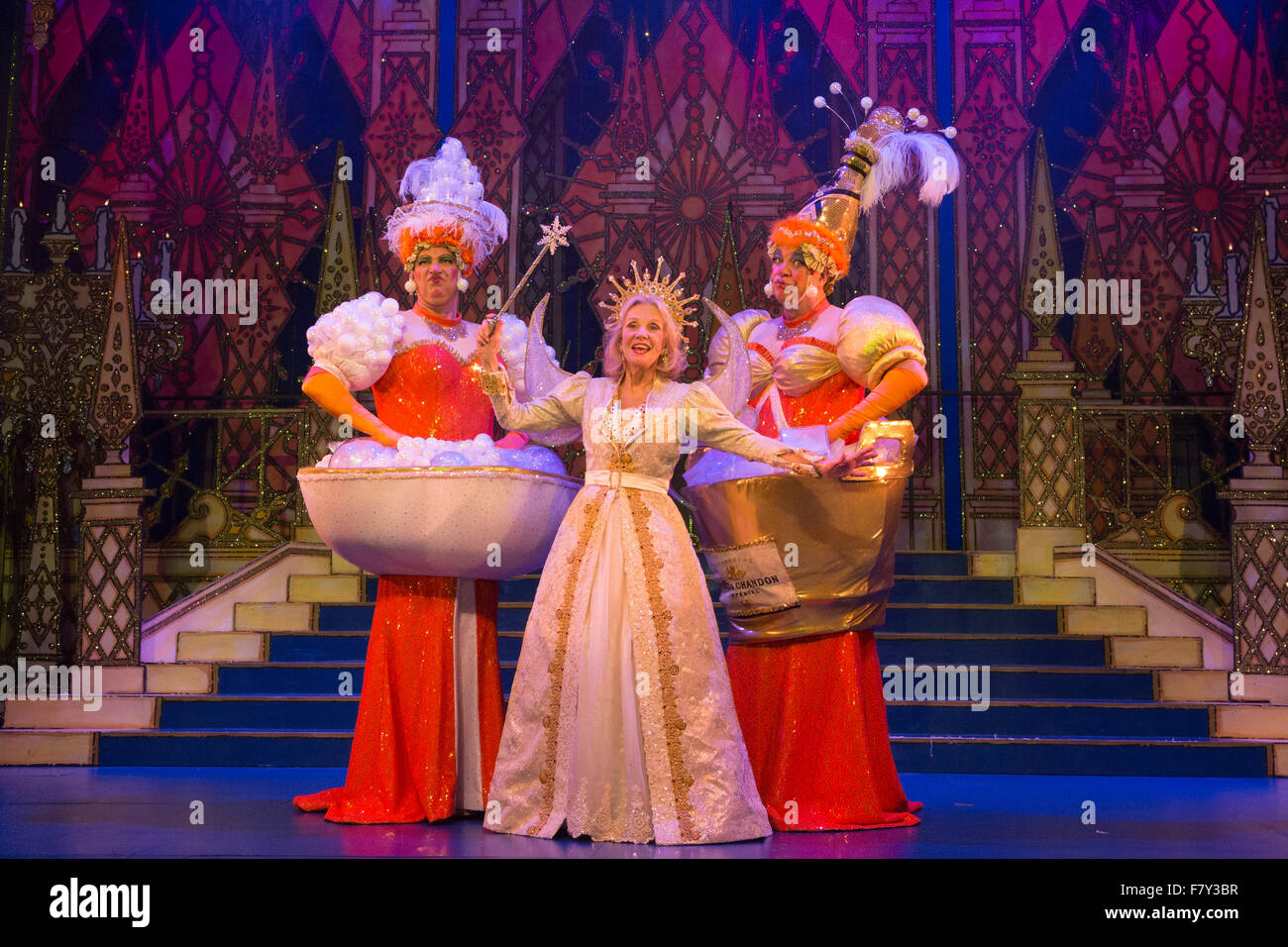 Cheryl rixon hi-res stock photography and images - Alamy