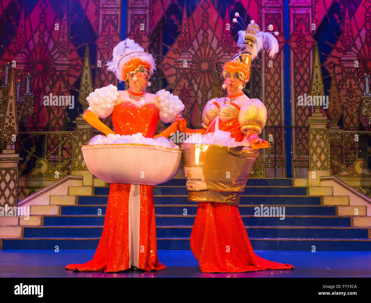 Richmond, London, UK. 3rd Dec, 2015. L-R: Son and father team Matthew ...