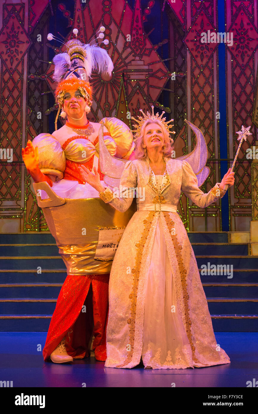 Stars matthew kelly hi-res stock photography and images - Alamy