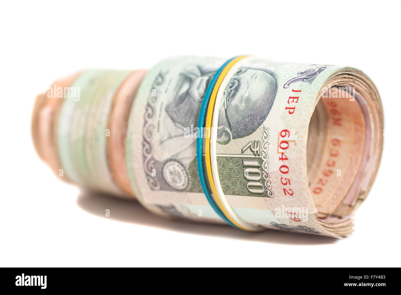 Indian currency bundle 100 rupees hi-res stock photography and images ...