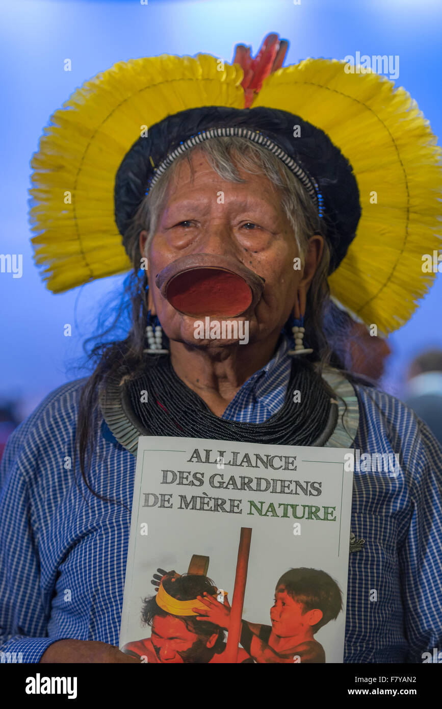 Paris, France. 03rd Dec, 2015. Raoni Metuktire chief of the Kayapo ...