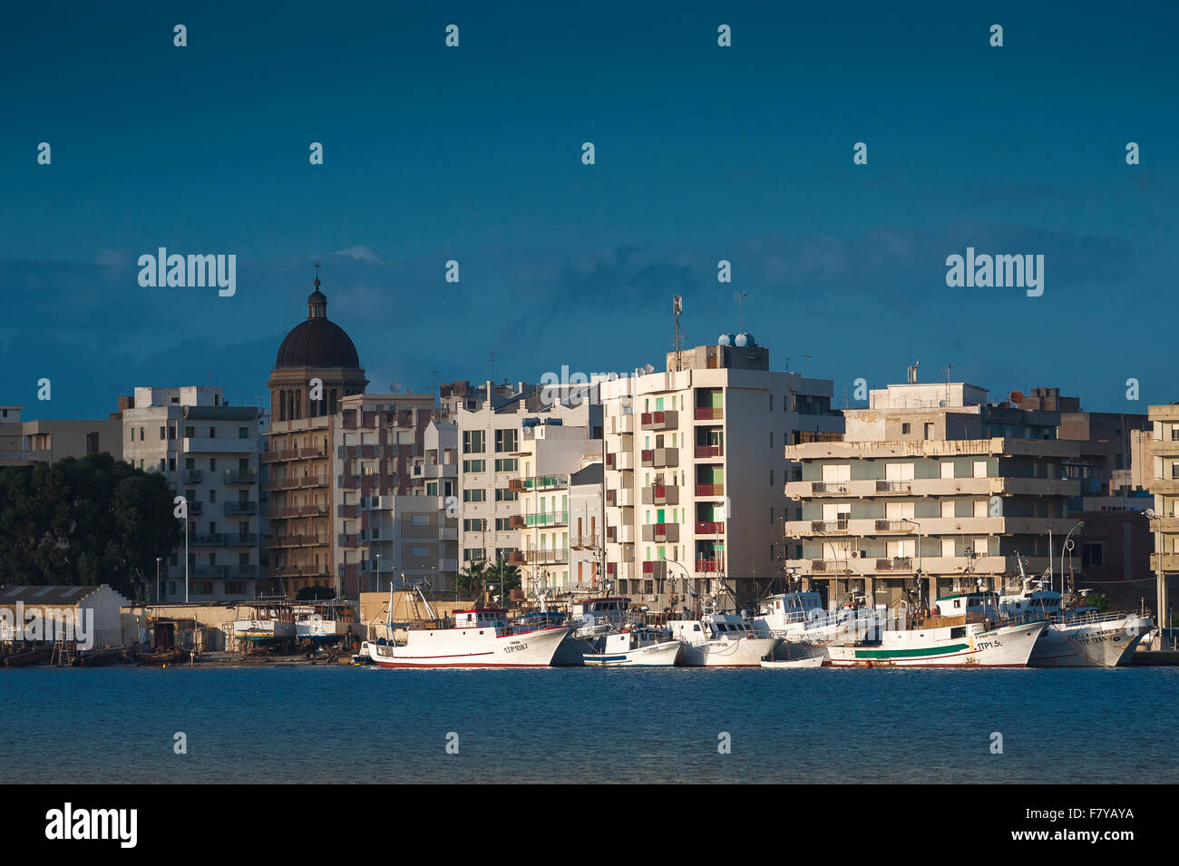 Sicily marsala port hi-res stock photography and images - Alamy