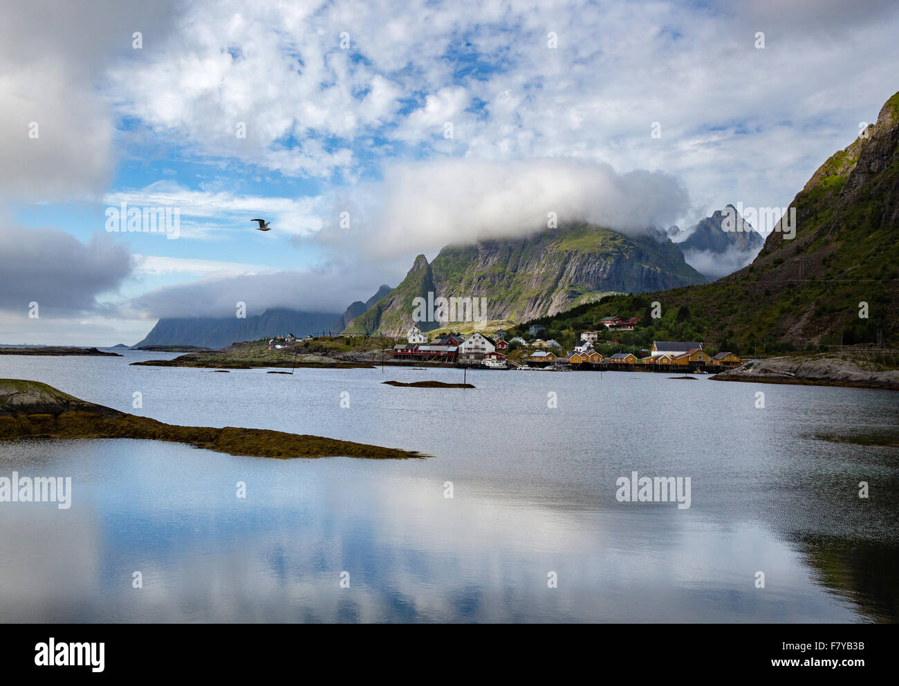 Lofoten villages hi-res stock photography and images - Alamy