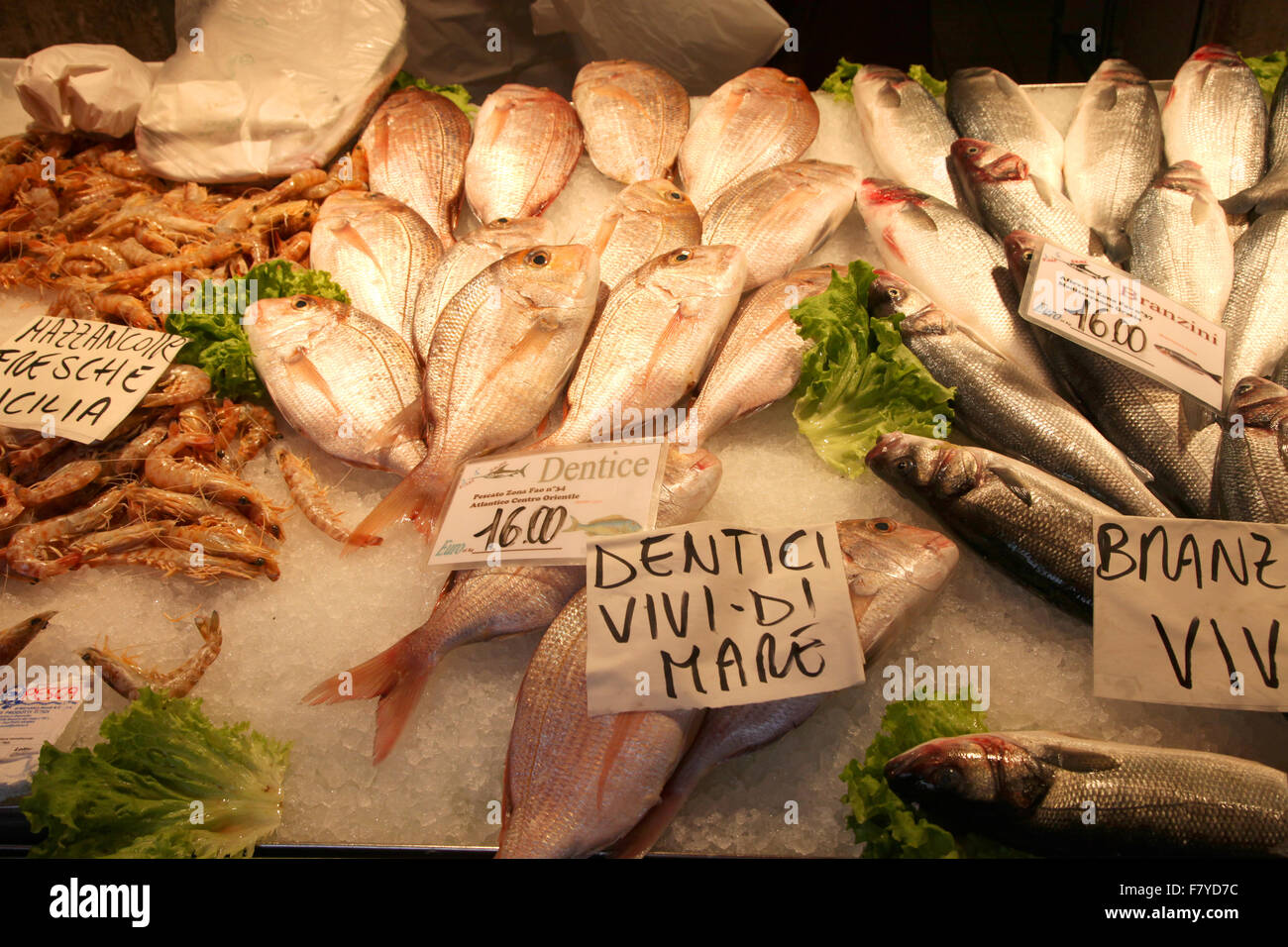 Campo della Pescheria. (Fish Market Venice Stock Photo - Alamy