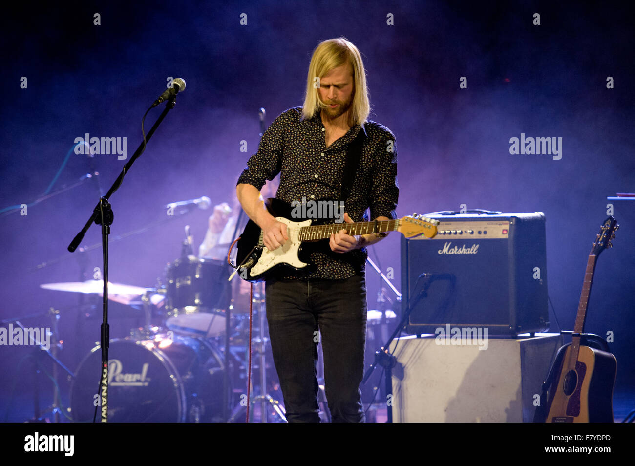 Belchatow, Poland. 3rd December, 2015. Luke Oldfield performs with ...