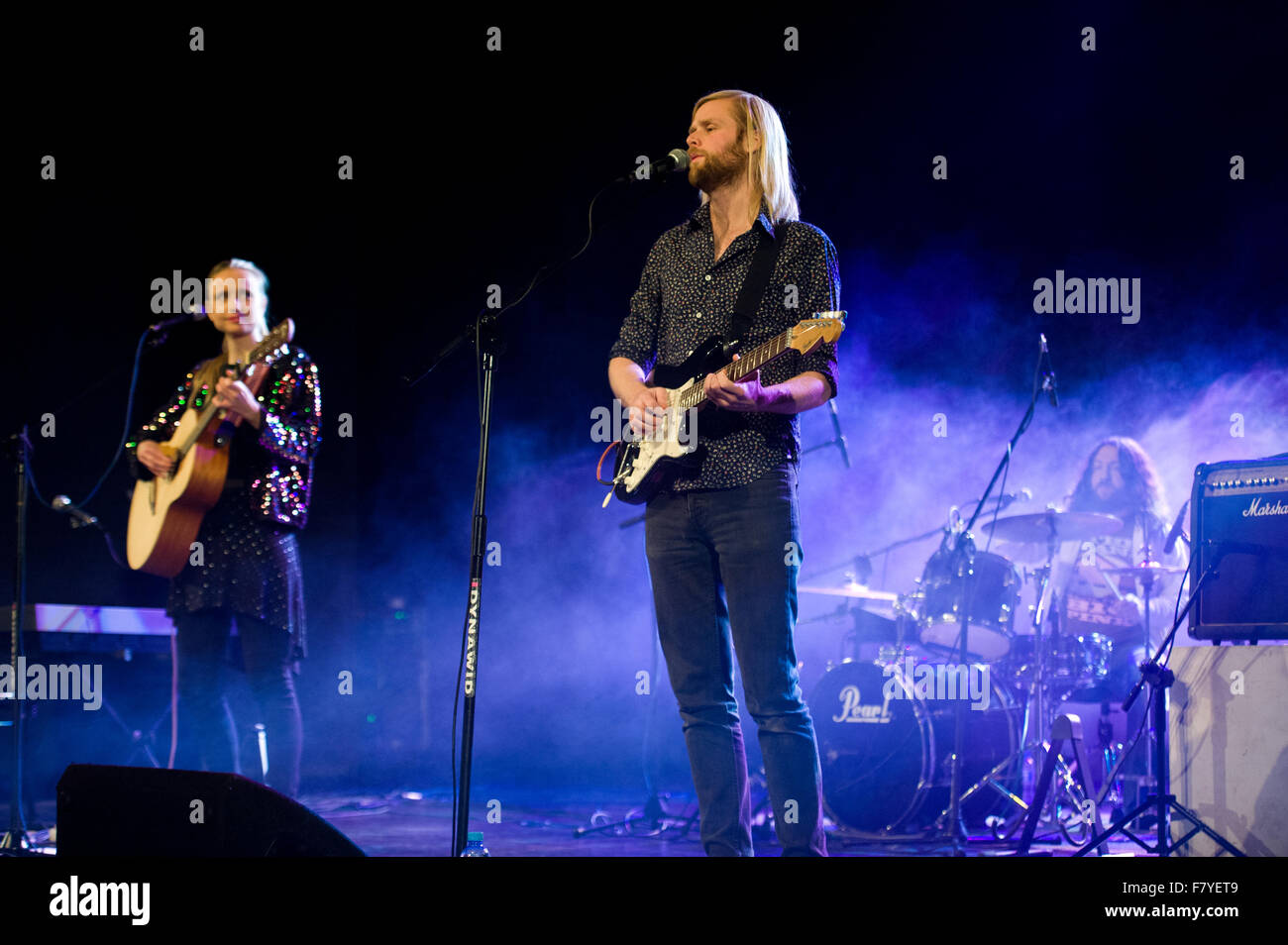 Belchatow, Poland. 3rd December, 2015. Luke Oldfield (C) and Victoria ...