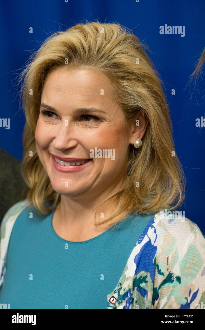 Heidi Cruz, wife of U.S. Sen. Ted Cruz of Texas, files papers to get ...