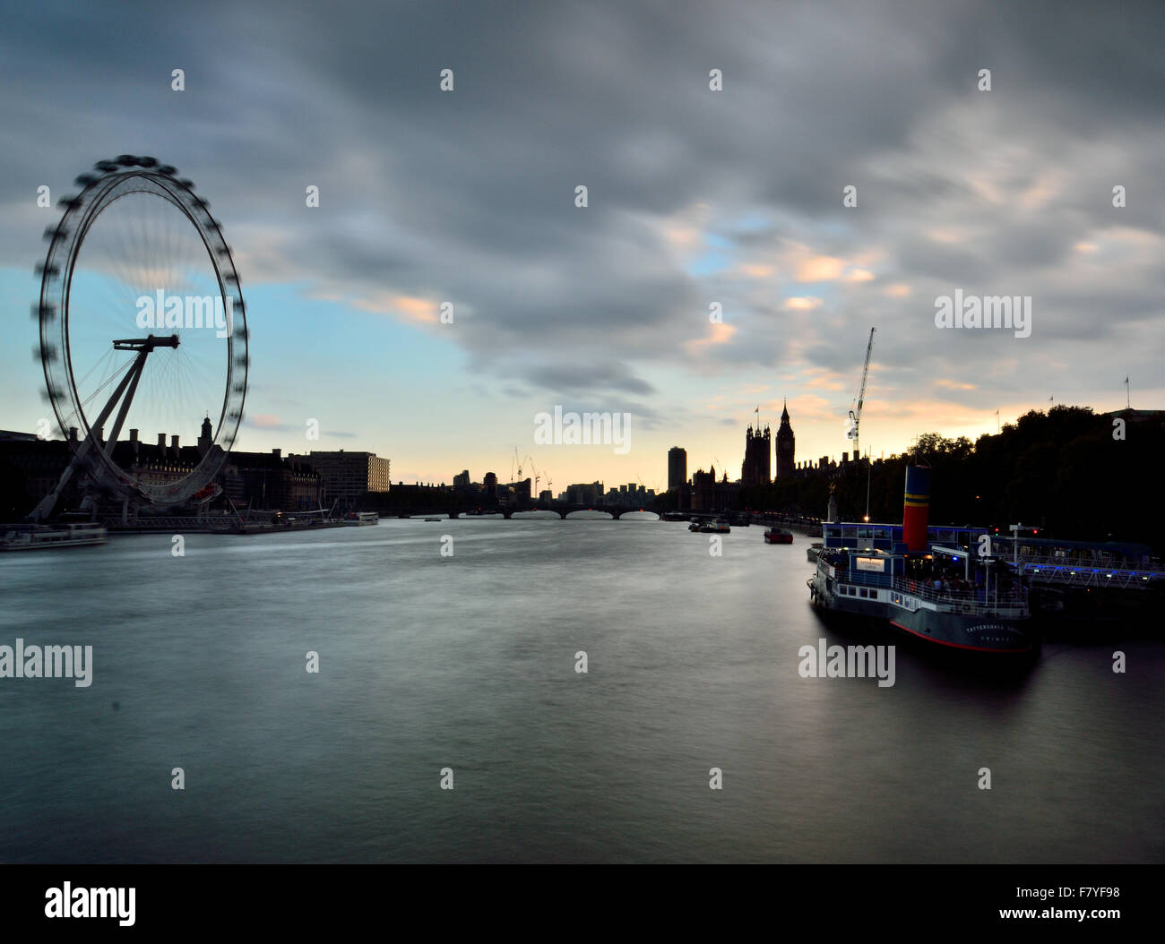Long time Exposure - Sunset over the River Thames, London Eye and ...