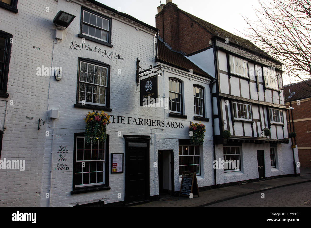 Worcester The Farriers arms pub Stock Photo - Alamy